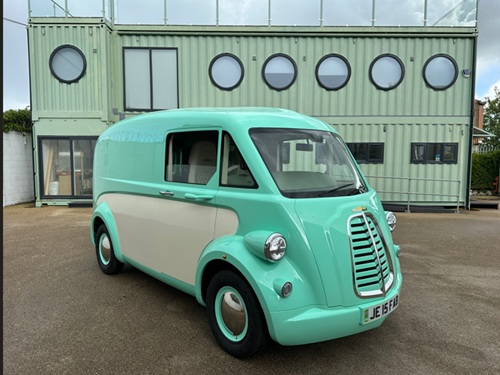 morris - Girlracer Magazine